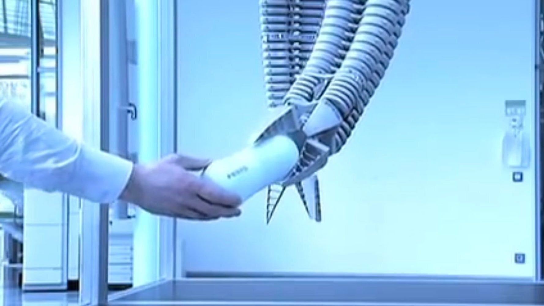 Robotic Elephant Trunk Learns Like A Baby | HuffPost UK Tech