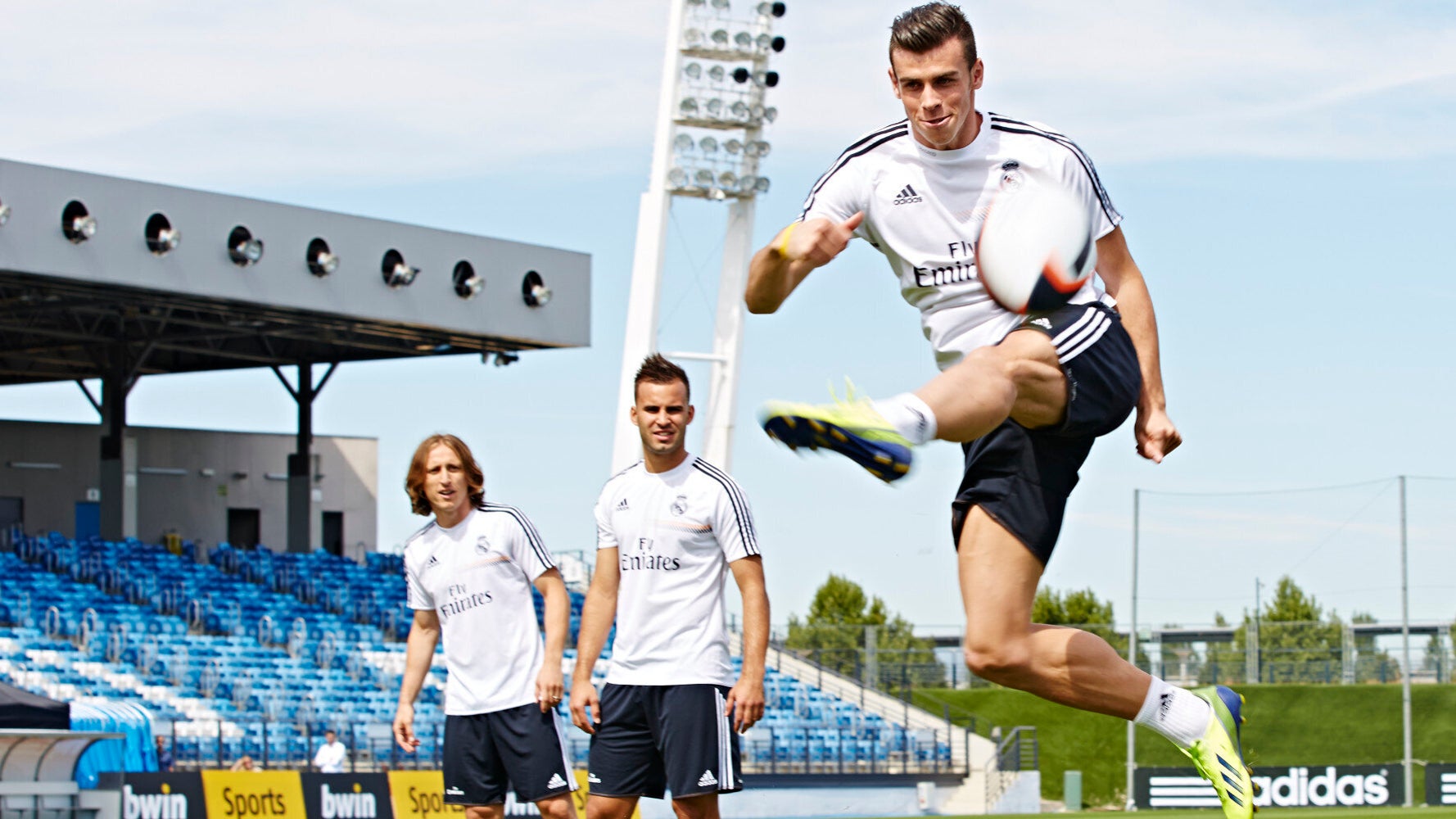 Gareth Bale's Amazing Rugby Skills With Real Madrid Teammates (PICTURES ...