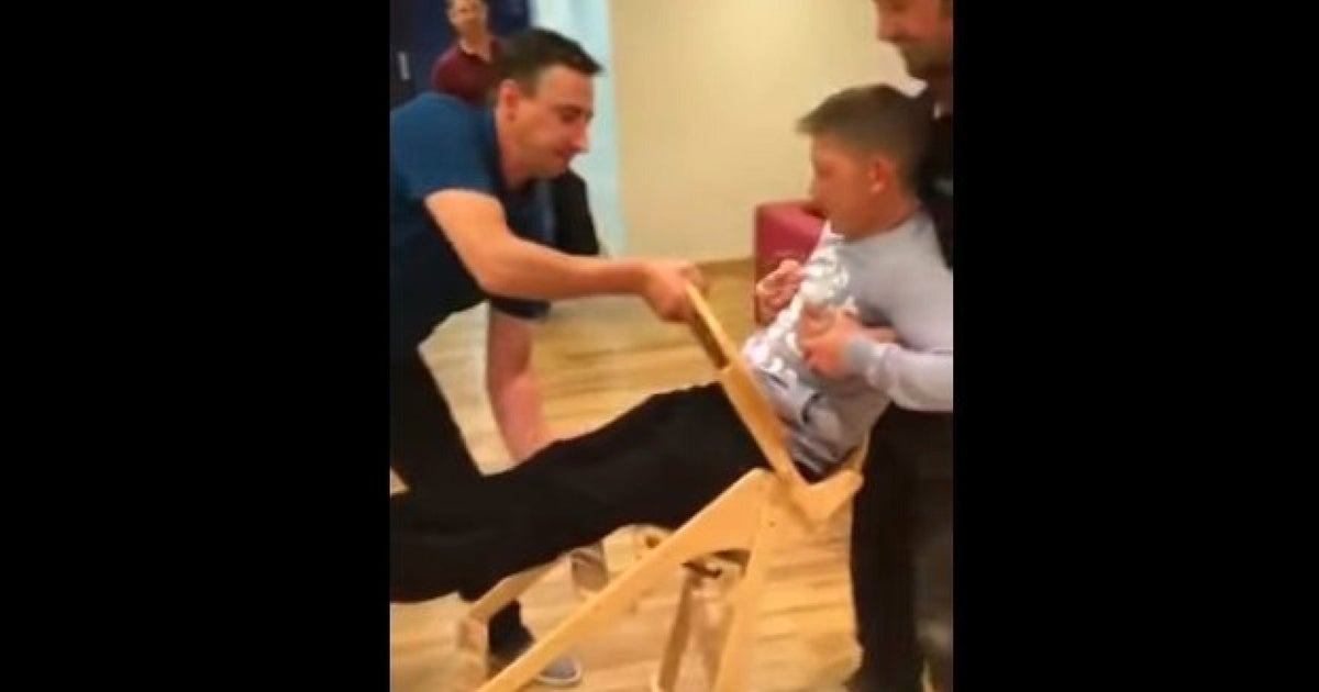 Grown Man Gets Stuck In Baby's High Chair At Restaurant | HuffPost UK ...
