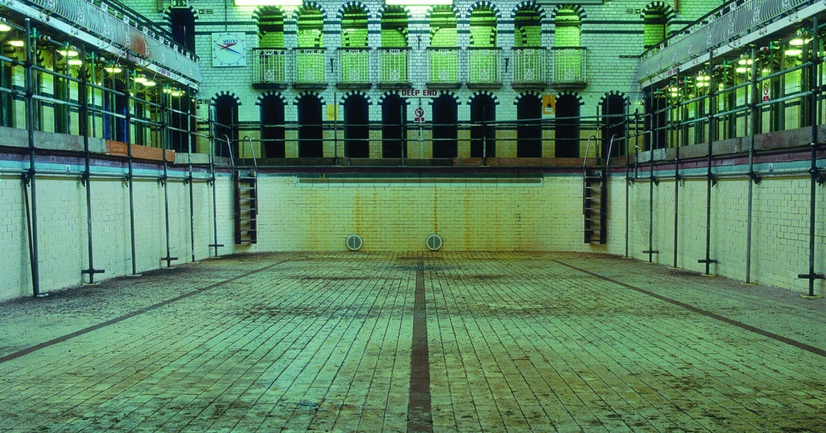 Britain's Beautiful Derelict Pools Captured In Nine Stunning Images ...