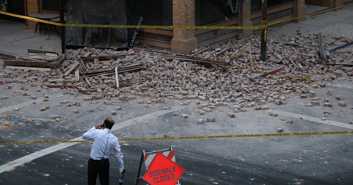 16 Pictures Of The Destruction Wrought By California's Earthquake ...