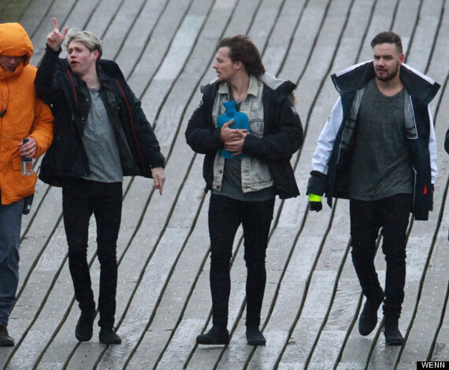 One Direction Film New Music Video On Somerset's Clevedon Pier (VIDEO ...