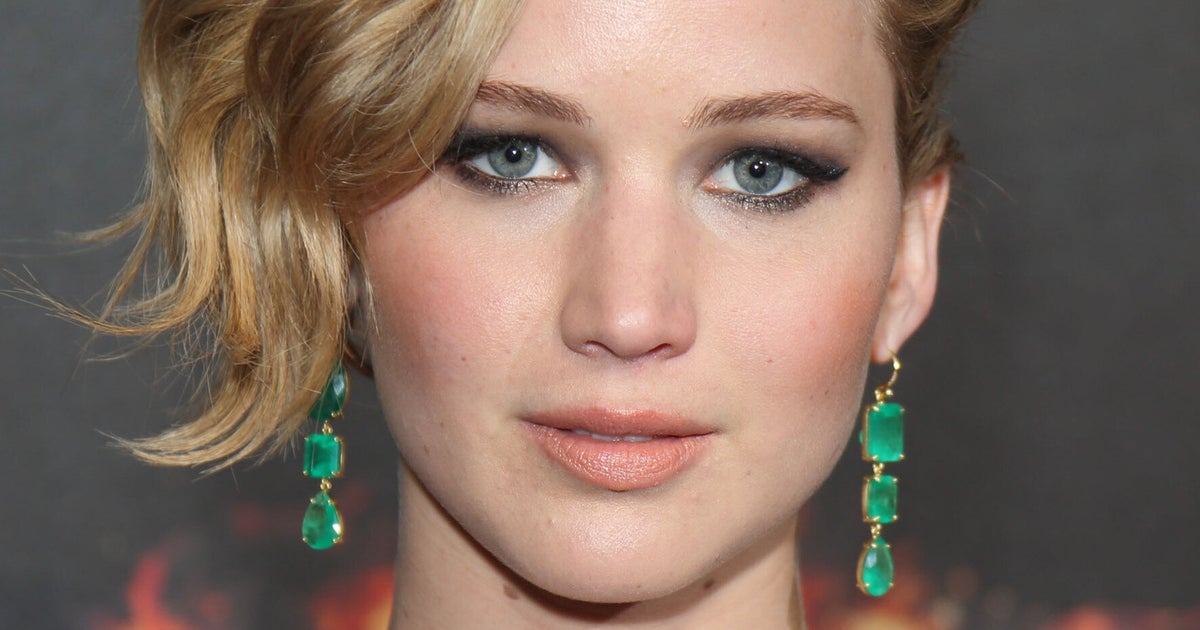 Jennifer Lawrence Naked Pictures: Anonymous Hacker Behind Nude Photos ...