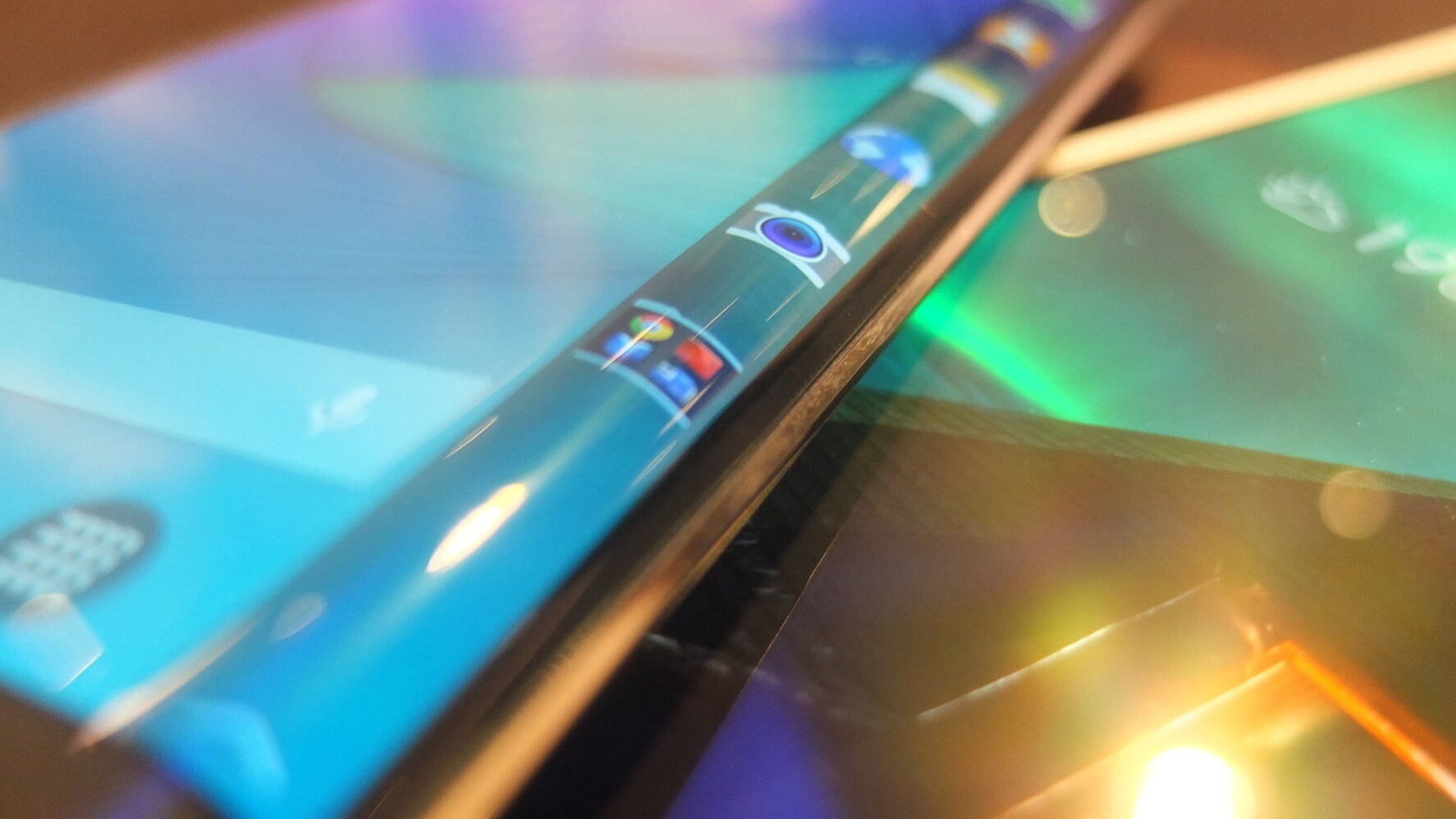 Samsung Galaxy Note Edge: Hands-On Preview, UK Price And Release Date ...
