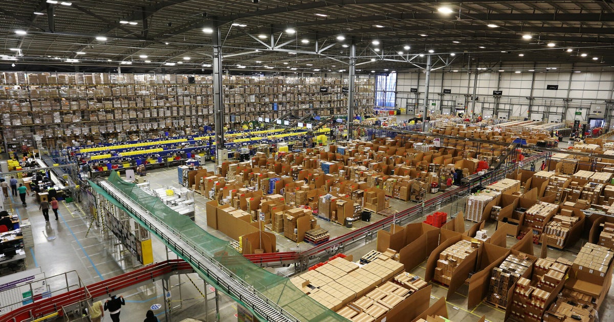 Amazing Pictures Show Thousands Of Xbox One And PS4 Pre-Orders Waiting ...