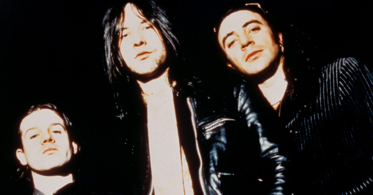 Robert 'Throb' Young Dead: Primal Scream Guitarist Dies, Band's ...