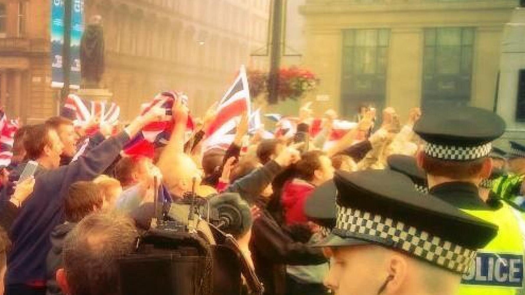 Rival Scottish Independence Rallies Hit Glasgow As Police Look On ...