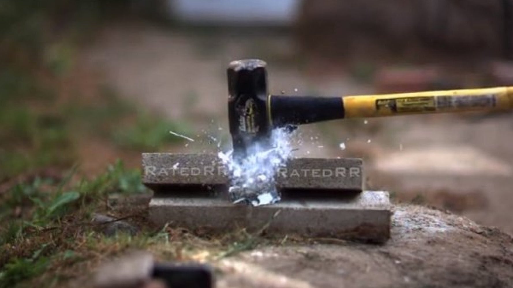 iPhone 6 Destruction Videos: 7 Ways Apple's New Phone Has Been Broken ...