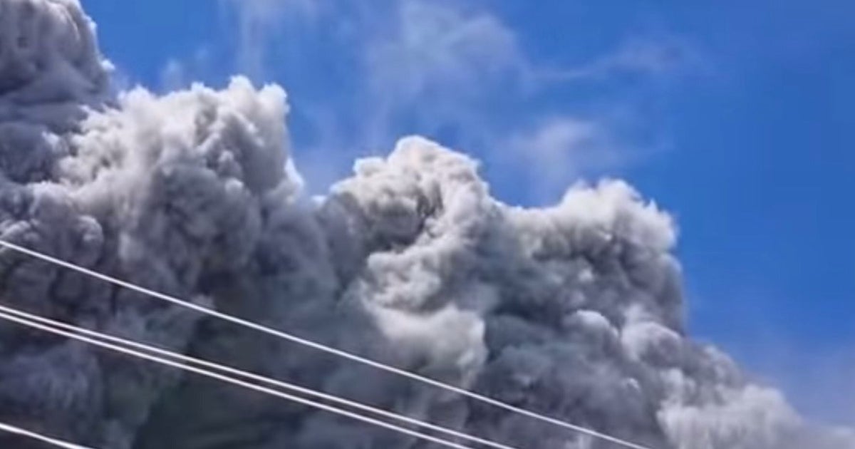 Japanese Volcano Eruption Caught On Camera By Hikers On Mount Ontake ...
