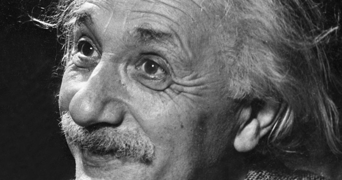 15 Pictures Of Albert Einstein Looking Like The Brainiest Badass Ever ...