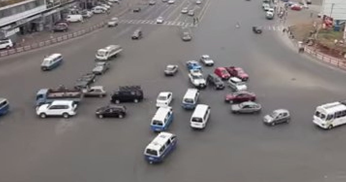 This Crazy Road Intersection In Ethiopia Has No Traffic Lights (VIDEO ...