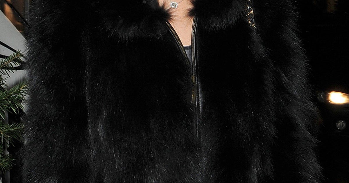 Lindsay Lohan Dines Out In London With On/Off Boyfriend Josh Chunn ...