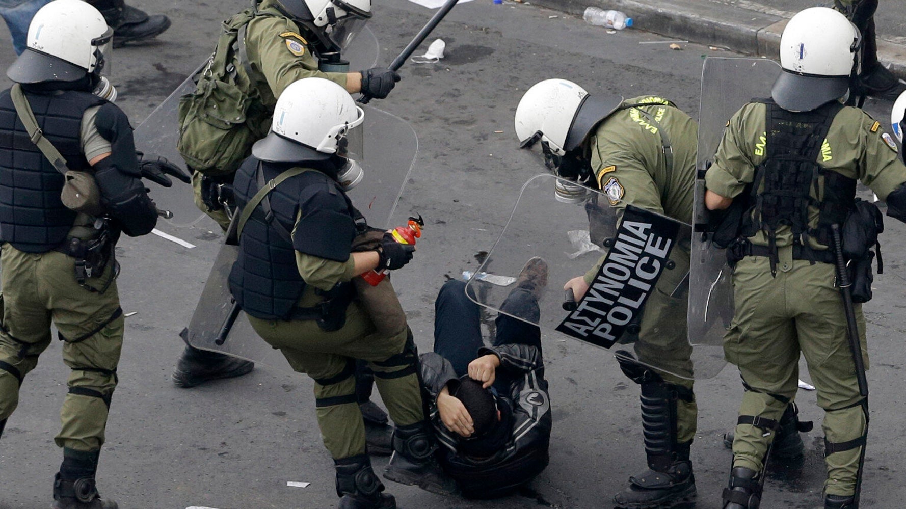 Violent Protests Mark Angela Merkel's Athens Visit To Discuss Greek ...
