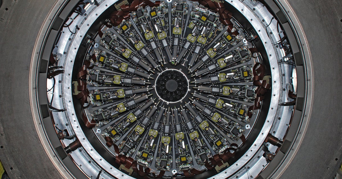 British-Made Telescope With 24 Gold-Plated Robotic Arms To Peer Back To ...