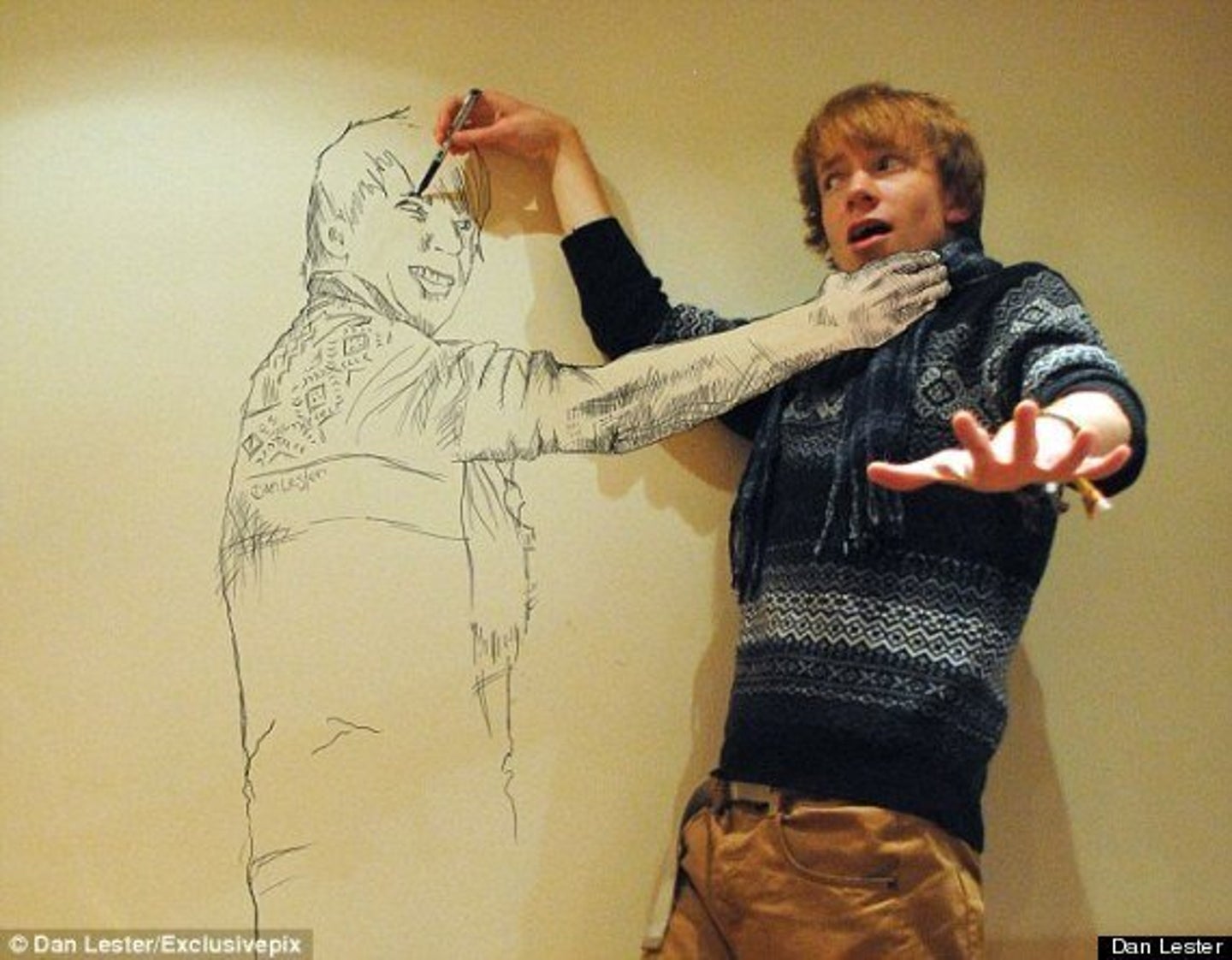 Dan Lester's Drawing / Photography Hybrids Seem Strangely Familiar ...