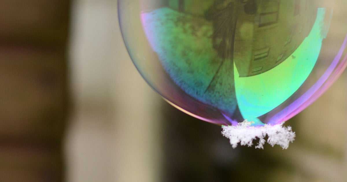 Photographer Richard Heeks Captures Bubble 'Freezing' In Mid Air ...