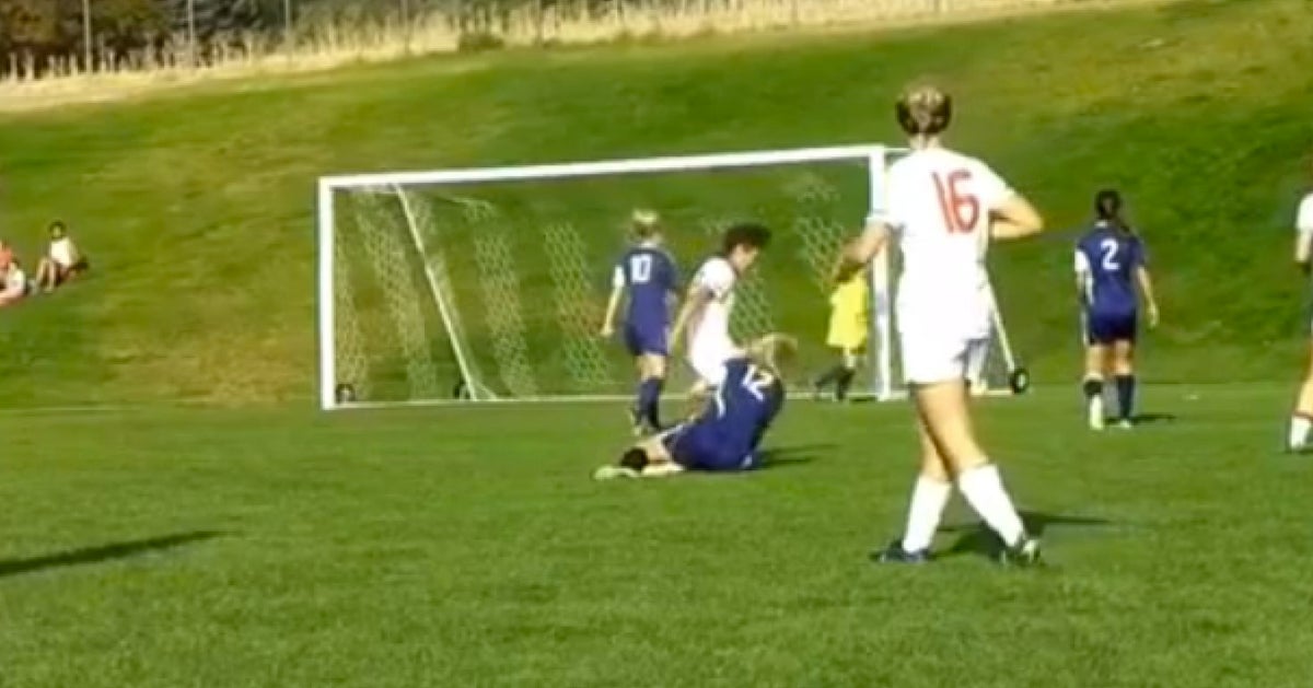 Shocking Foul In Women's Football Match (VIDEO) | HuffPost UK Sport