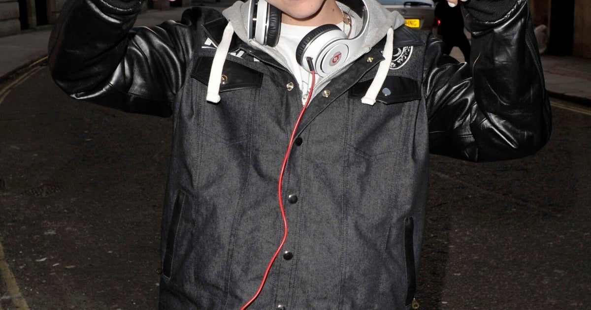 'X Factor': MK1's Charlie Rundle Reveals She's Bisexual | HuffPost UK News