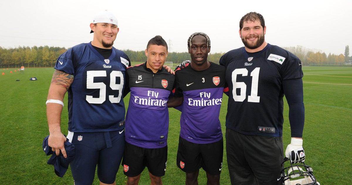 Arsenal Meet St. Louis Rams NFL Team (PICTURES) | HuffPost UK Sport