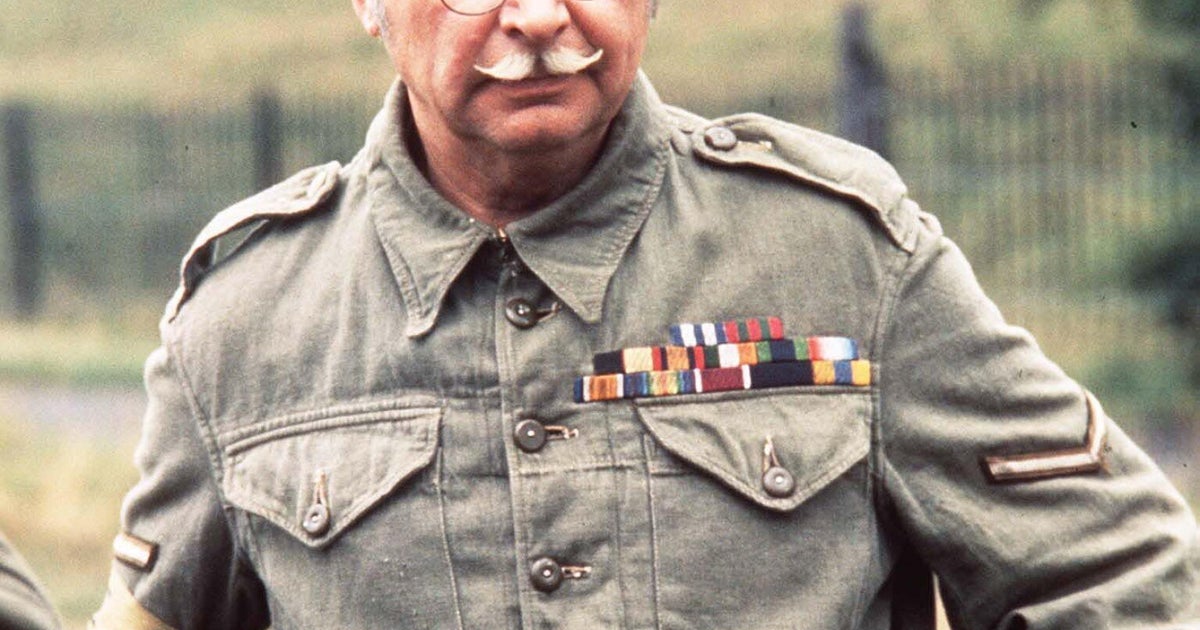 Clive Dunn Dead: Dad's Army Star 'Jonesy' Dies, Aged 92 | HuffPost UK ...