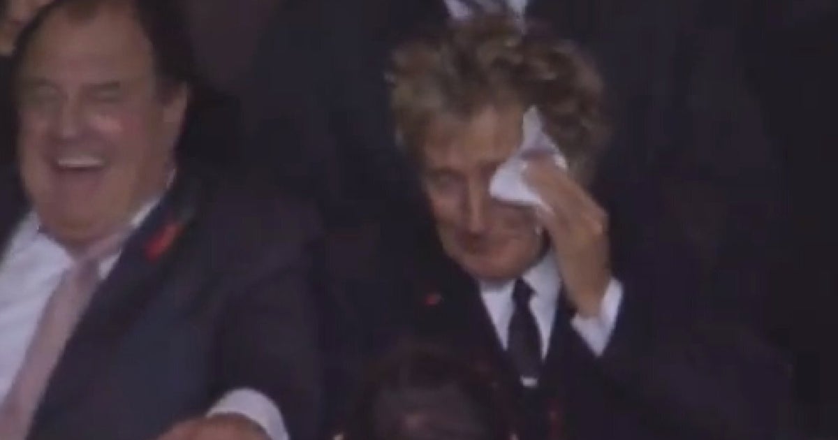 Rod Stewart Cries After Celtic Beat Barcelona (VIDEO) | HuffPost UK Sport