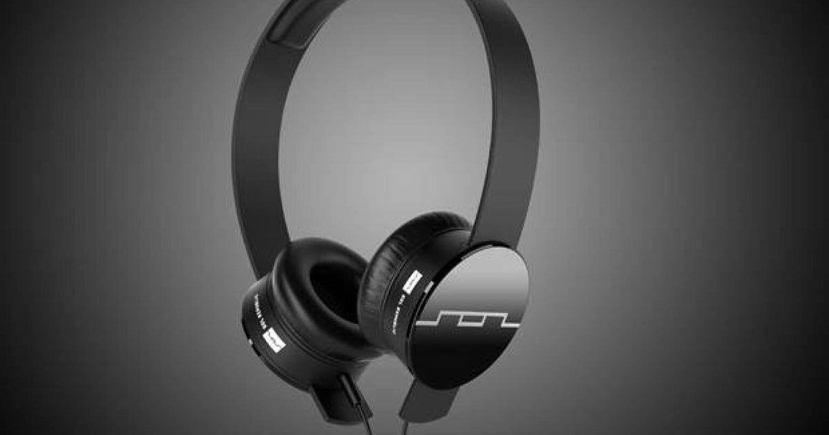 Sol Republic Tracks V8 Headphones Review: Unbreakable Or Unloveable ...