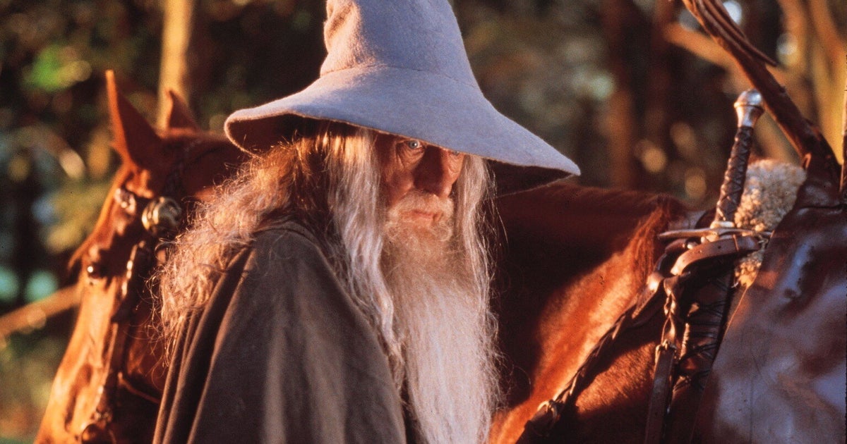Lord Of The Rings Gandalf Actor Sir Ian McKellen To Receive Honorary ...