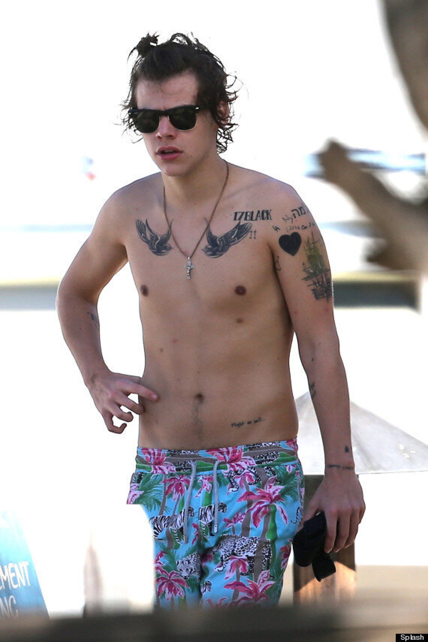 Harry Styles New Tattoo: One Direction Singer Debuts Huge Butterfly ...