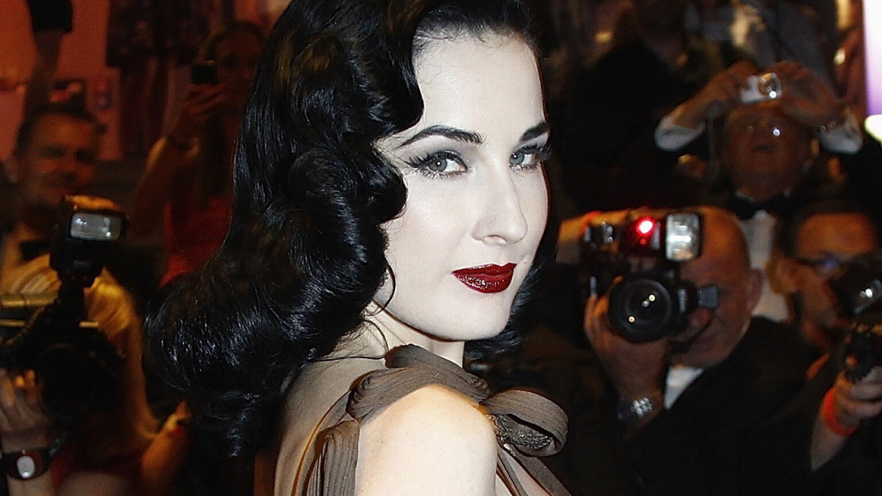 Why Dita Von Teese's Cat Made Her Late to the Party | HuffPost UK Life