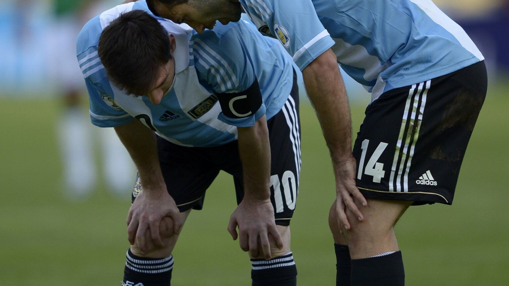 Lionel Messi Vomits As Argentina Suffer In Bolivian Altitude (PICTURES ...