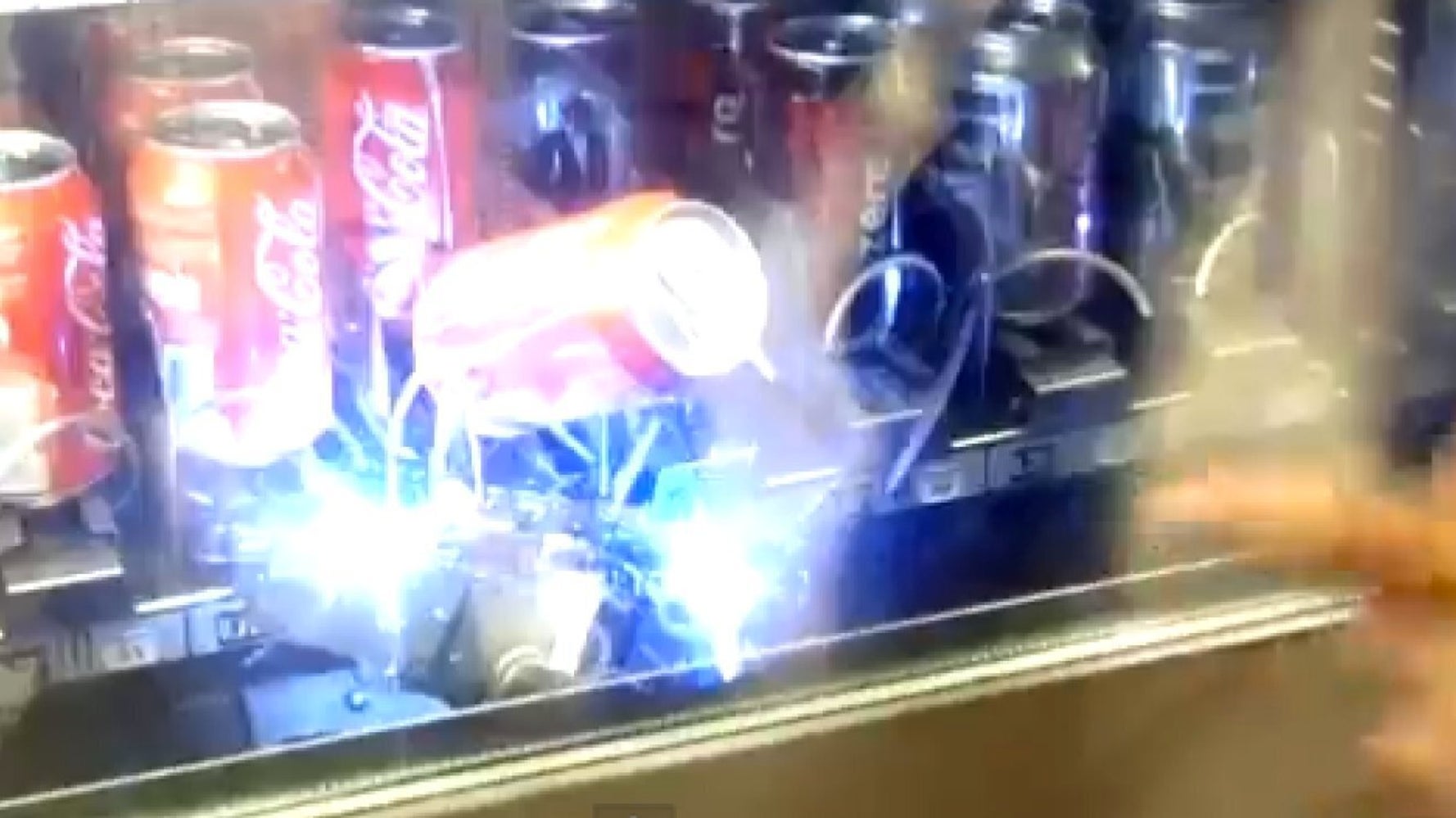 Man Builds Robot That Can Steal From Vending Machines (VIDEO ...