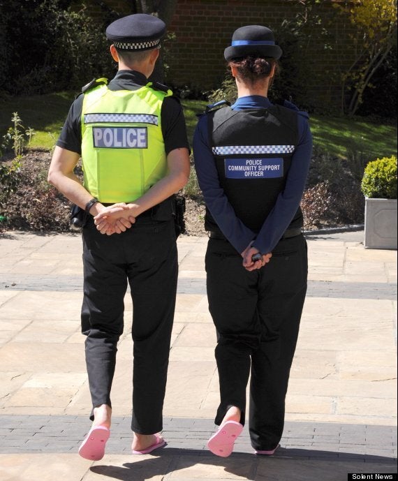 Hampshire Police Wear Bright Pink Flip Flops As Temperatures Hit 19C ...