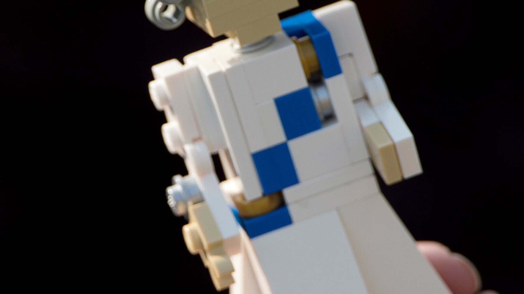 Lego Queen Elizabeth II Unveiled With 48 Real Diamonds In Its Crown ...