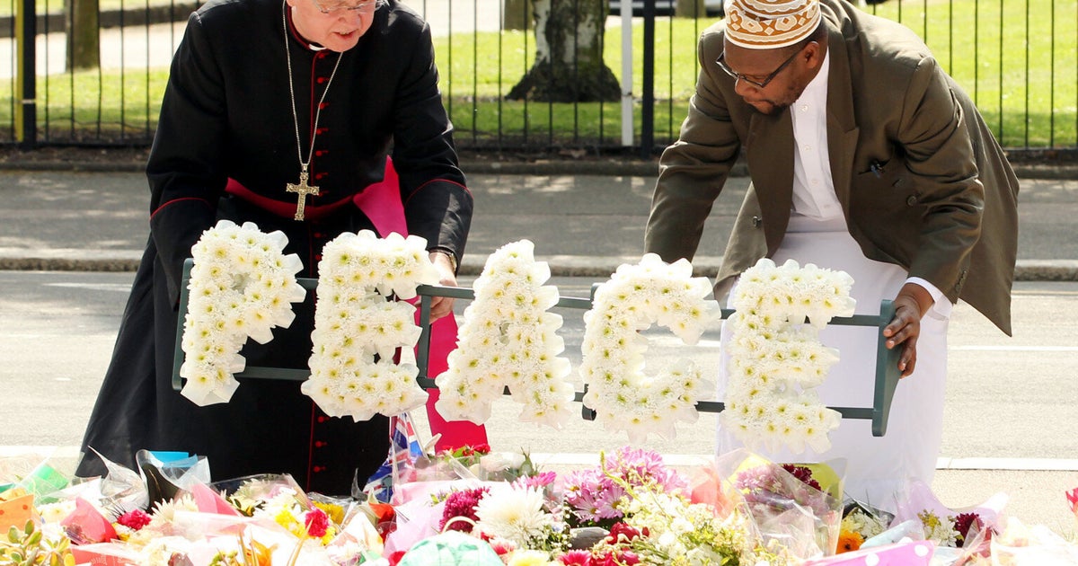 Woolwich Attacks: Mosque Offers Tea And Biscuits, As Leaders Stand ...