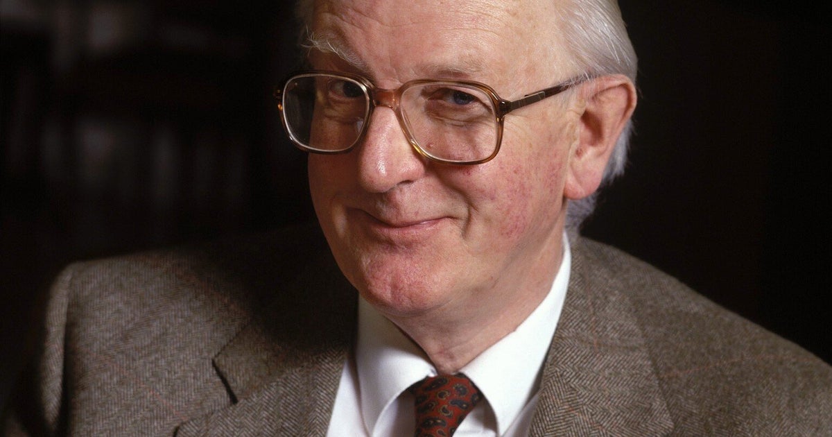 Tom Sharpe Dead: Novelist Dies At Spanish Home Aged 85 | HuffPost UK ...