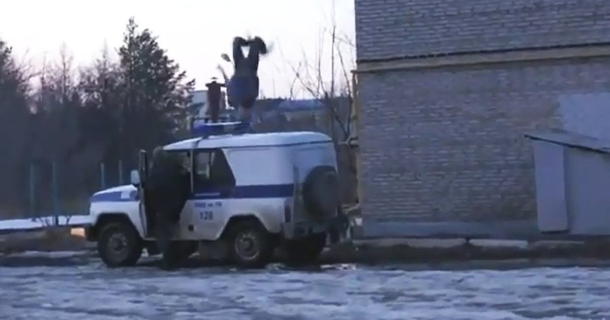Man Does Backflip Off Police Car, Gets Away With It (VIDEO) | HuffPost ...