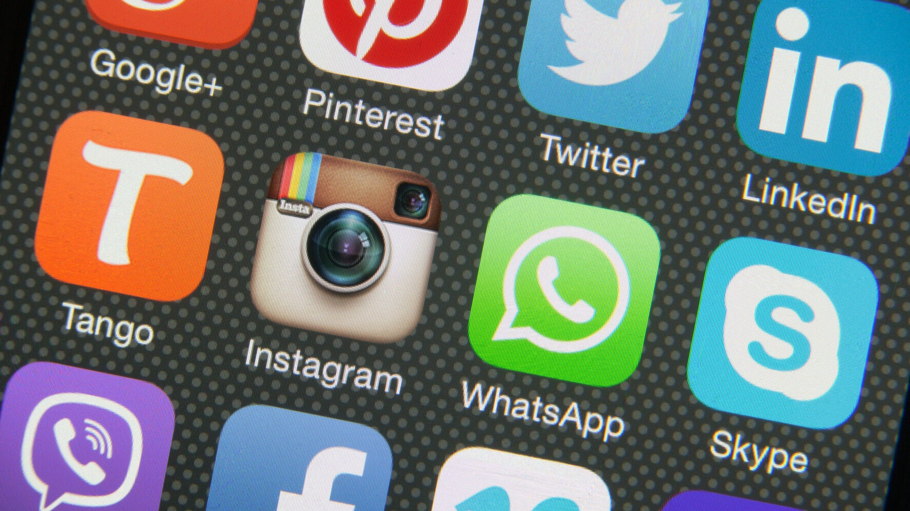 Striking The Balance Between Social Media And Real Life | HuffPost UK Life