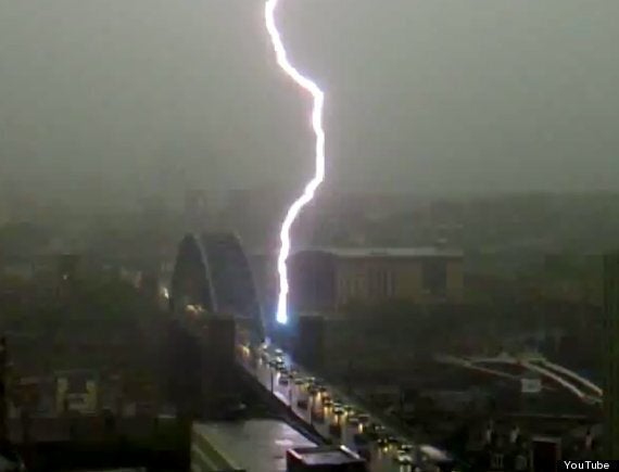 Lightning Strikes, 10 Scariest Bolts Caught On Film (VIDEOS) | HuffPost UK