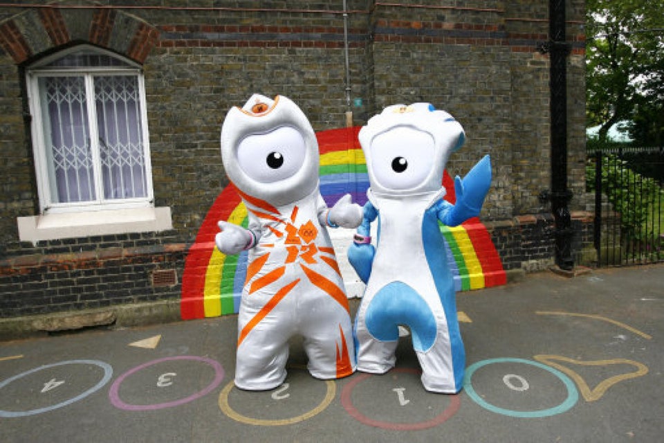 Reviewers Run (Olympic) Rings Around Amazon's Wenlock Figurine ...