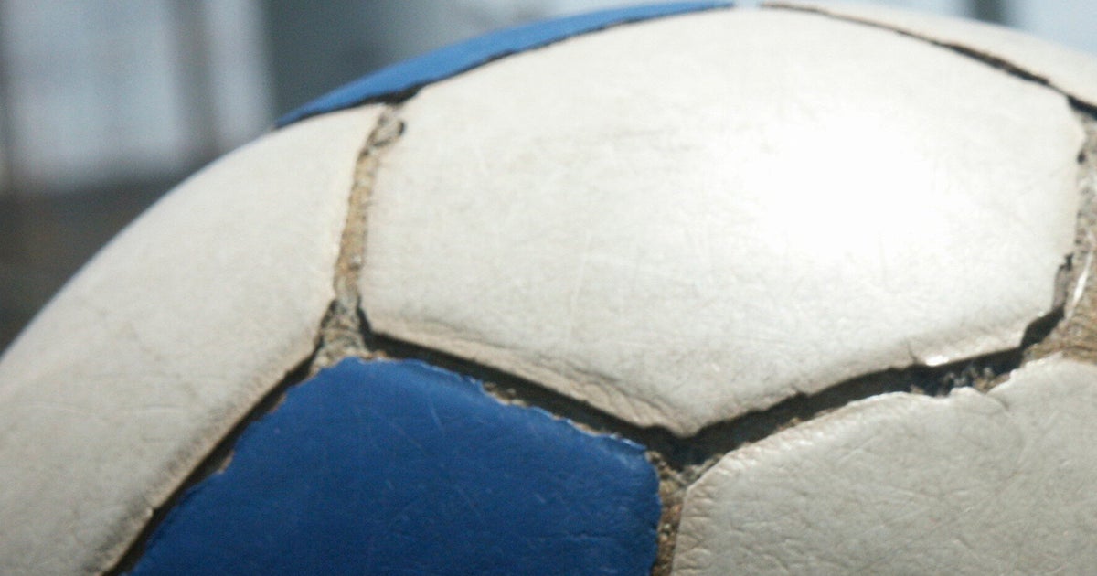 Record Breaker Rooney Forgets The Robot! | HuffPost UK Sport