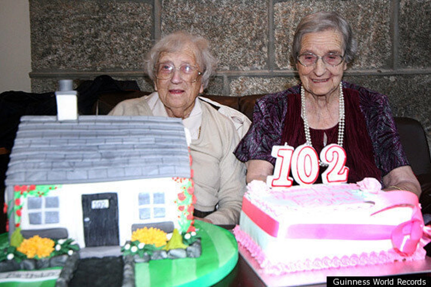 World's Oldest Twins Are 102-Year-Old Scottish Sisters Edith Ritchie ...