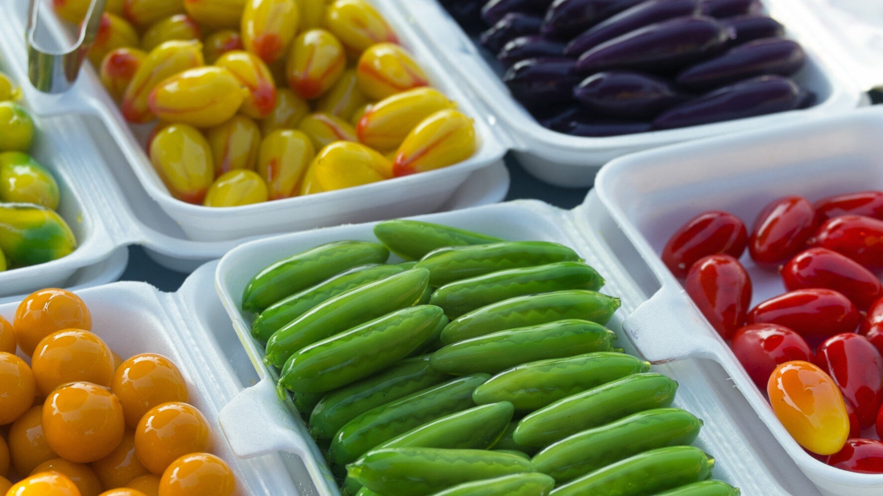 Sensible Snacking In The Christmas Season: Don't Let Workplace Treats ...