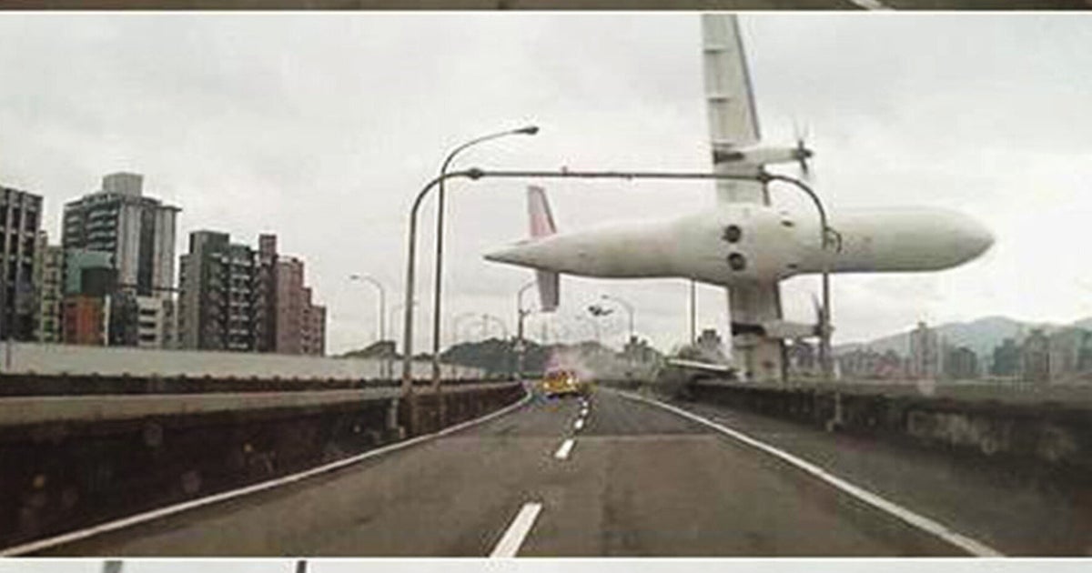 Taiwan TransAsia Airways Plane Crash Caught In Dramatic Dashcam Footage ... Taiwan TransAsia Airways Plane Crash Caught In Dramatic Dashcam Footage ...