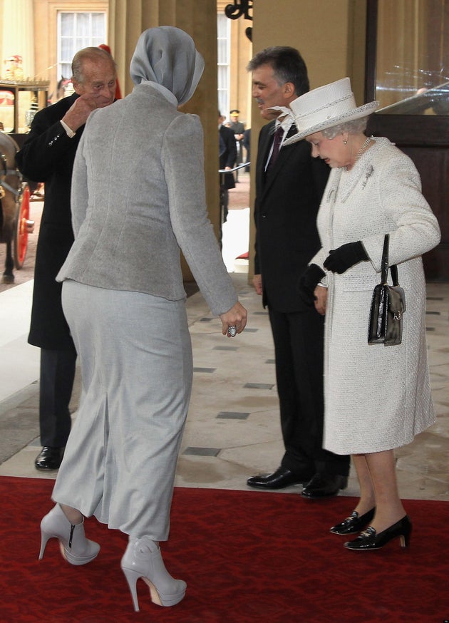Queen Welcomes Turkish President Gul (But All Eyes Are On His Wife's ...