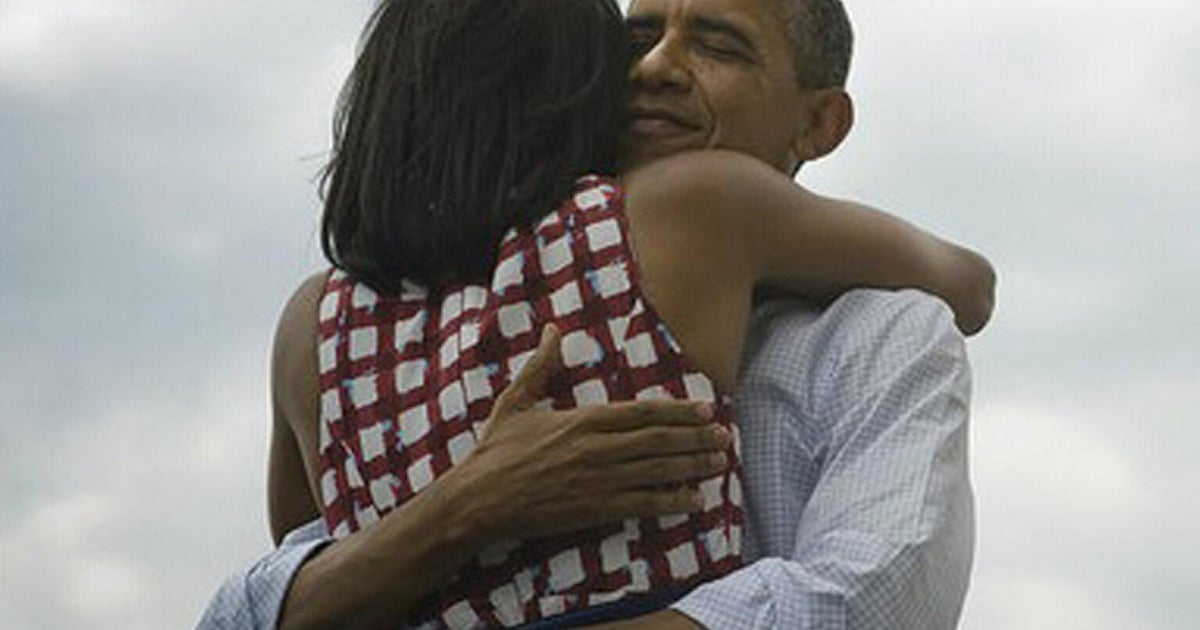 US Election 2012: Picture Of Obama Hugging Michelle Sets Twitter Record ...