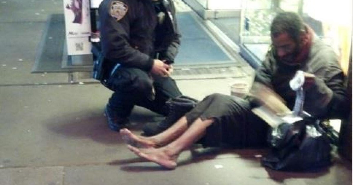 Jeffrey Hillman: Homeless Man Gifted With Boots By NYPD Officer Larry ...