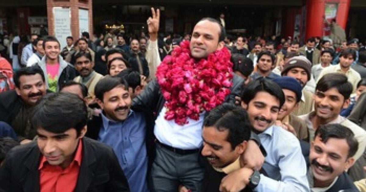 One Pound Fish Man Muhammed Nazir Given Hero's Welcome In Pakistan ...