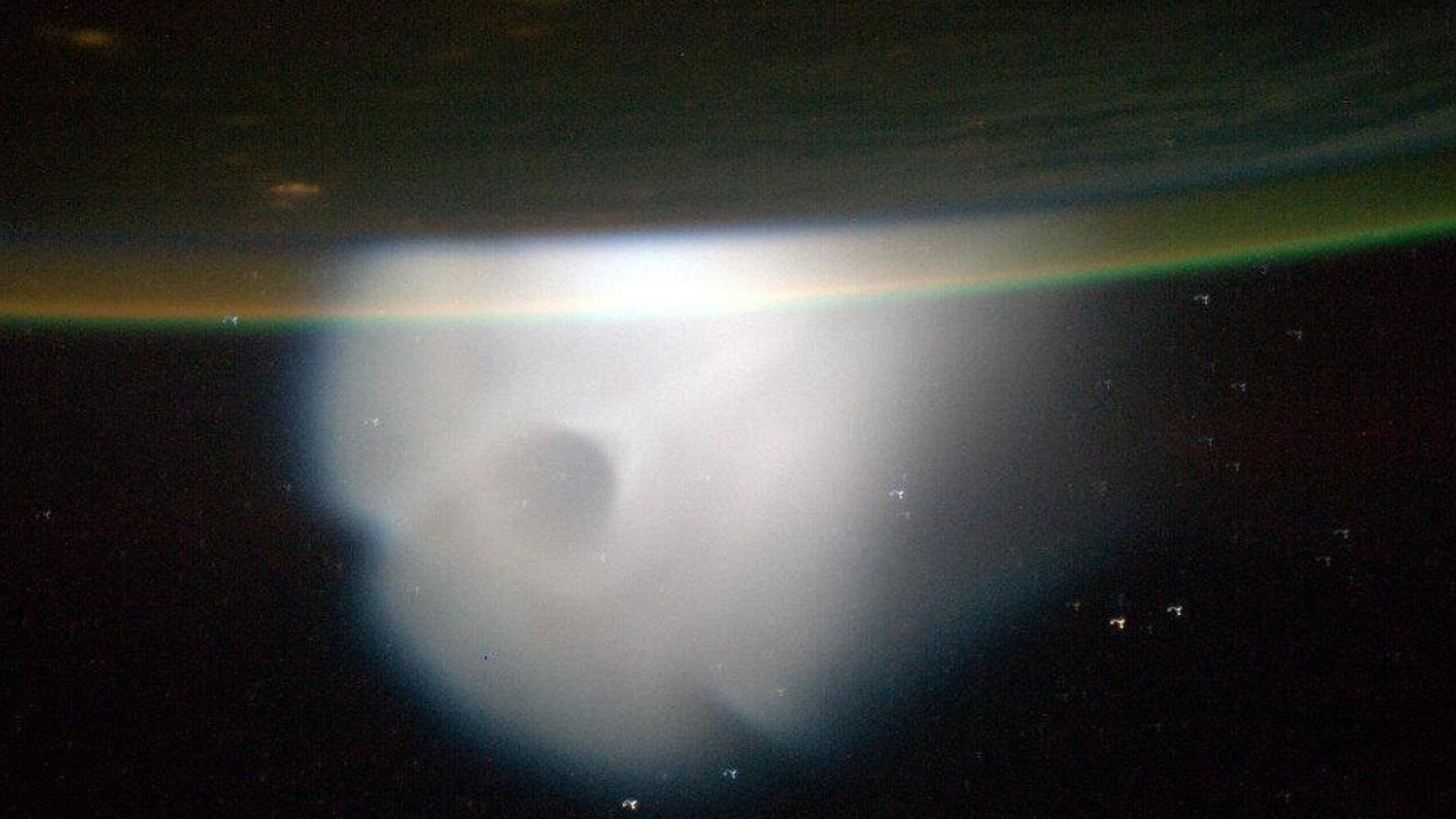 Ghost Cloud Photographed From ISS Was Actually Russian Missile Launch ...