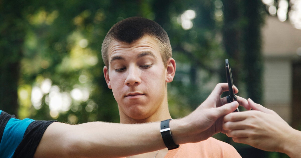 11 Things You're Dying To Tell Your Friends About Their Annoying Phone ...
