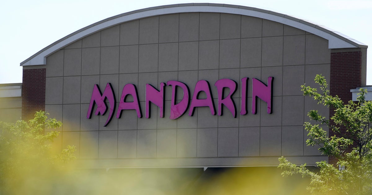 Mandarin's Free Buffet On Canada Day Sparks Backlash | HuffPost News